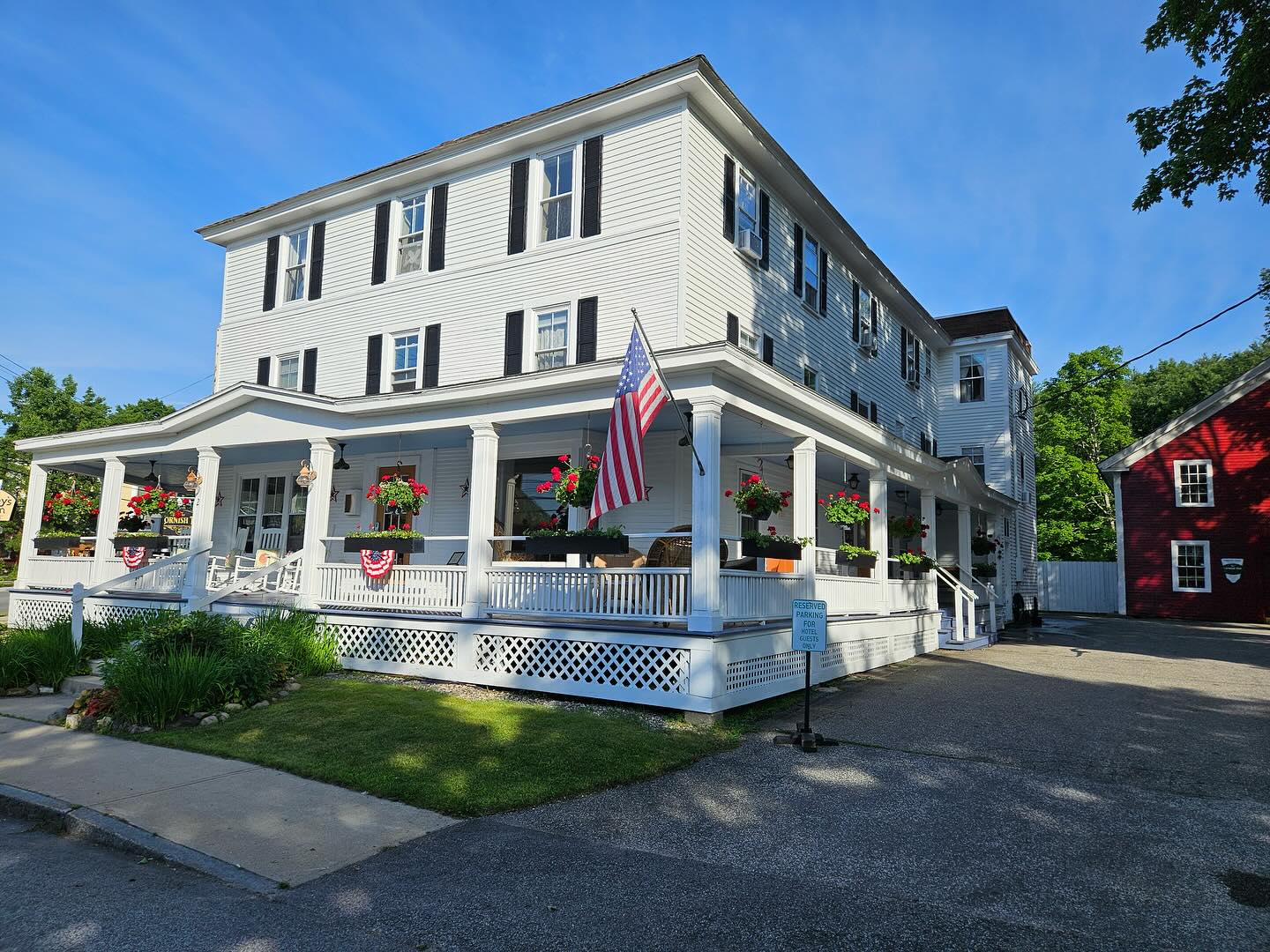 Meet the Inn and The Summer House - The Cornish Inn